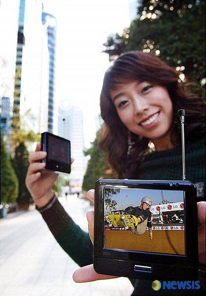 LG전자, 비지니스맨을 겨냥한 PDA 'N1시리즈' 출시 : 네이트 뉴스