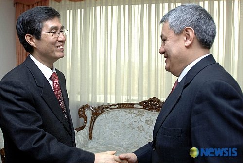권부총리 우즈백 아지모프 부총리와 EDCF MOU 체결 : 네이트 뉴스