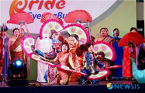 다문화가정의 부채 춤 : 네이트 뉴스