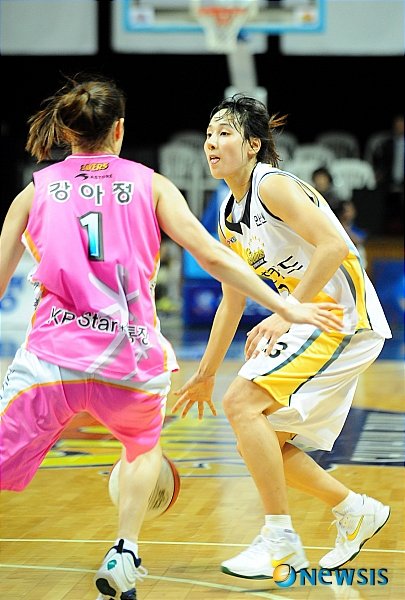 [WKBL]김단비, 4라운드 MVP…박혜진은 MIP : 네이트 스포츠