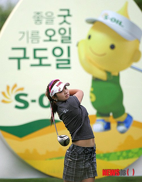[KLPGA]양수진, S-Oil 인비테이셔널 2R 공동 선두 : 네이트 스포츠