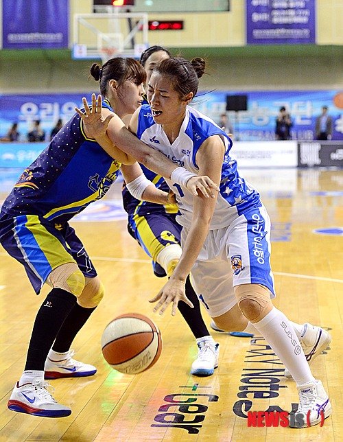 [WKBL]2014~2015시즌부터 터치아웃도 비디오판독 : 네이트 스포츠