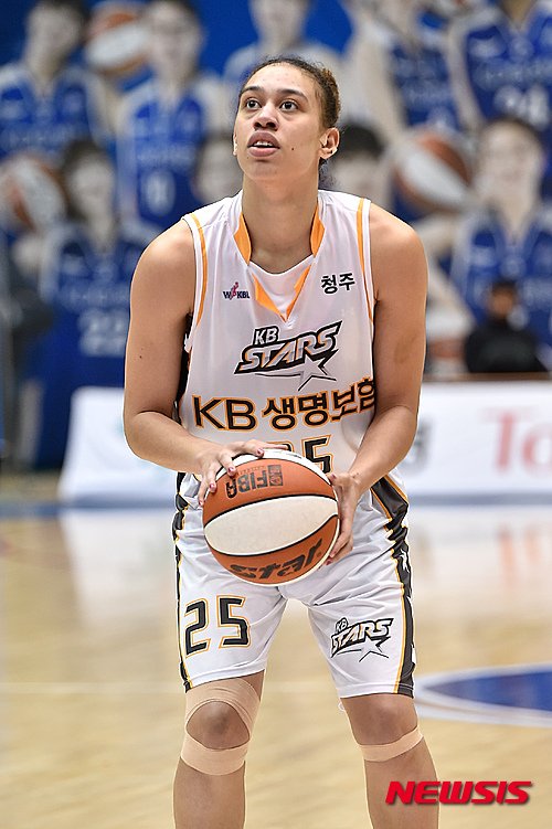 [WKBL]KB스타즈, 연장 승부 끝에 KDB생명 꺾고 3연승 : 네이트 스포츠