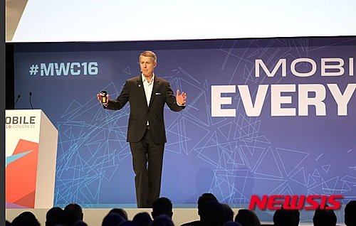 [MWC2016]역대 최대 수준 개막…9만여명 등록 : 네이트 뉴스