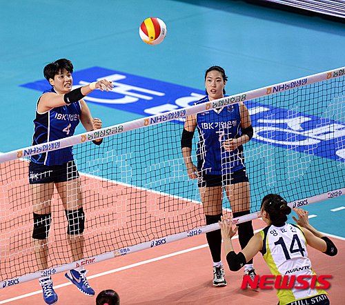 [KOVO컵]IBK기업은행, KGC인삼공사 꺾고 준결승 진출 : 네이트 스포츠