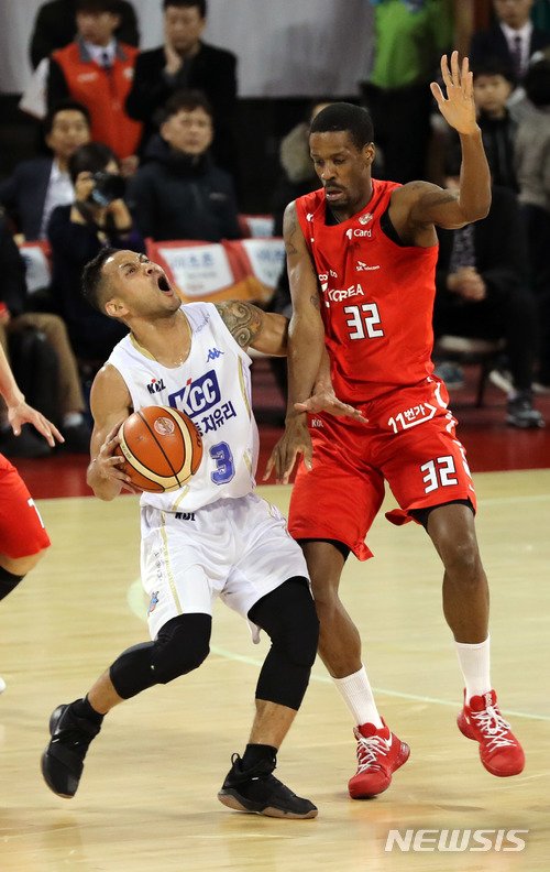 [초점]SK:KCC, 2위 놓고 마지막 승부···4강 PO 직행 티켓 어디로 : 네이트 스포츠