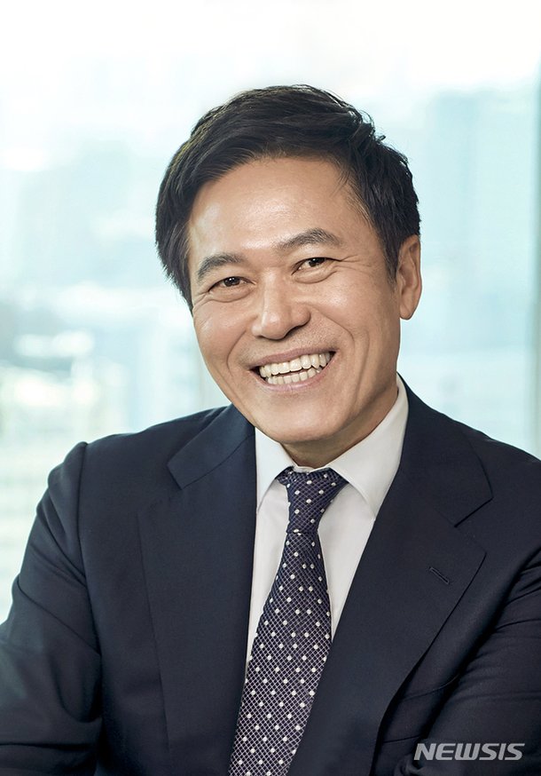 SK텔레콤, 5G 중심 조직·인사 전면 개편…"젊은 인재 발탁" : 네이트 뉴스