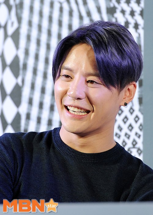 JYJ 준수, '태국 팬들 향해 꽃미소~' [MBN포토] : 네이트 연예