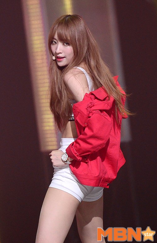 EXID 하니, '자켓 살짝 내리며 농염한 눈빛!' [MBN포토] : 네이트 연예