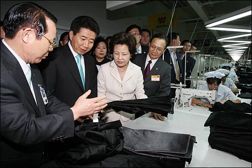 노 대통령 지지도 급상승... KBS 53%-SBS 43% : 네이트 뉴스