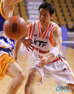 '6명 두 자릿수 득점' KTF, 삼성 37점차 대파 : 네이트 스포츠