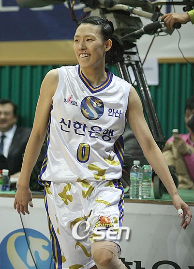 전주원, 3R MVP - 최윤아, 기량발전상 : 네이트 스포츠