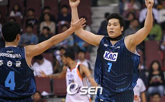 '서장훈-문경은 부활' KCC-SK, 첫 승(종합) : 네이트 스포츠