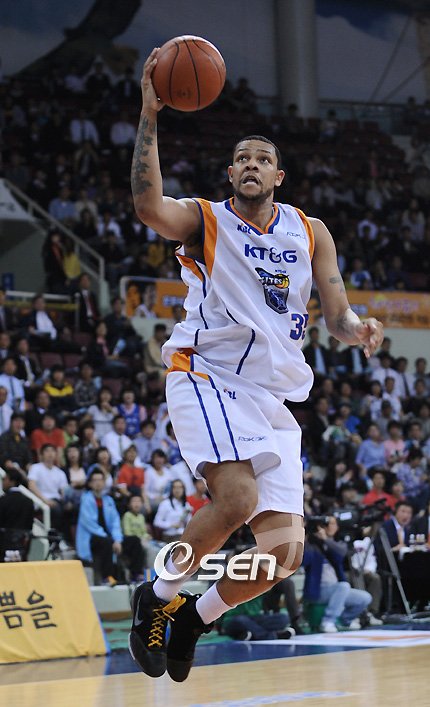 '챈들러 4Q 13득점' KT&G, KTF 3연승 저지 : 네이트 스포츠