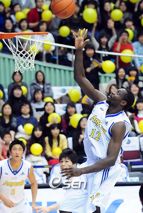 '레더 37점' 삼성, KTF 꺾고 6연승 : 네이트 스포츠