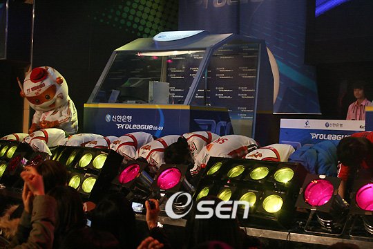 '정명훈 2킬' SK텔레콤, 접전 끝에 KTF 잡고 3위 '도약' : 네이트 스포츠