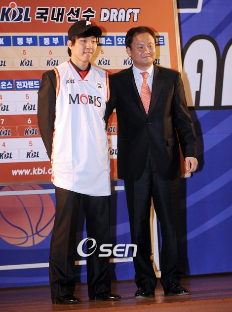 모비스, 전체 3순위 신인으로 김종근 지명 : 네이트 스포츠