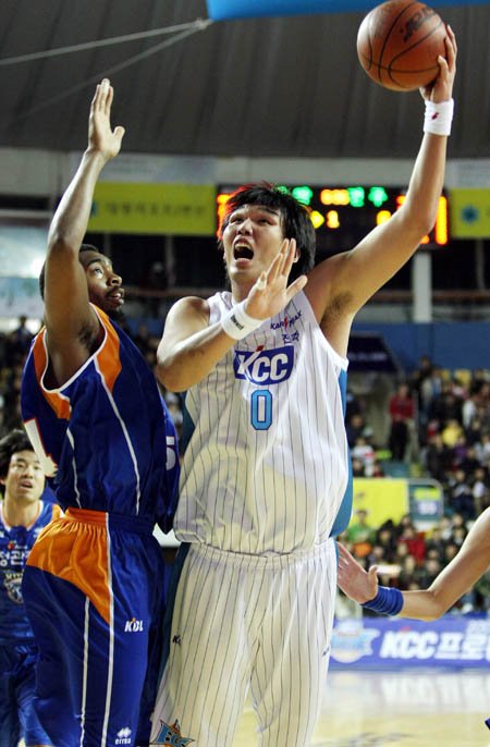 '하승진 더블-더블' KCC, KT&G 꺾고 7연승 : 네이트 스포츠