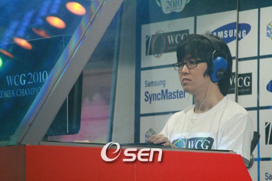 준프로 엄효섭, 노진욱 잡고 WCG 한국대표선발전 8강행 : 네이트 스포츠