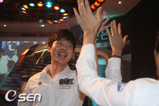 STX, SK텔레콤 10연승 저지...김택용 연승 마감 : 네이트 스포츠