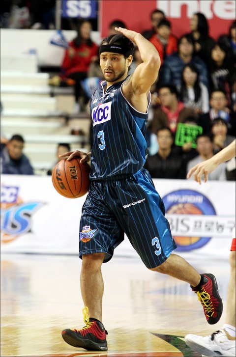 '전태풍 14점 5도움' KCC, SK 꺾고 3연승 질주 : 네이트 스포츠