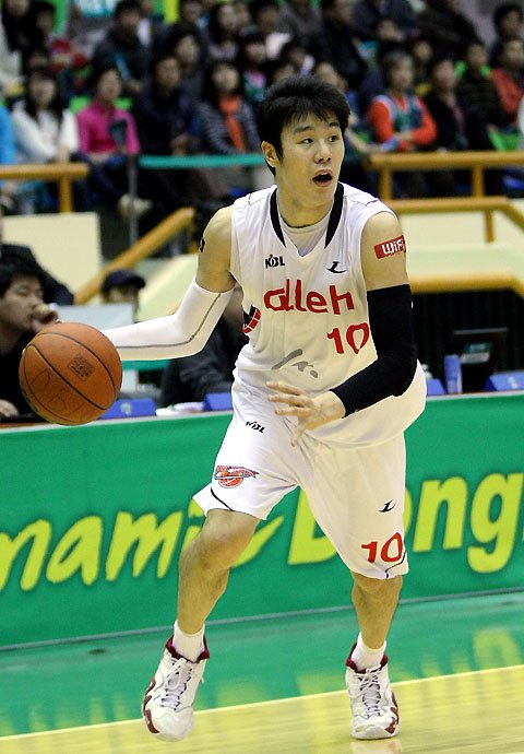 '조성민 21점 7AS' KT, KCC 꺾고 40승 고지...팀 최다승 타이 : 네이트 스포츠