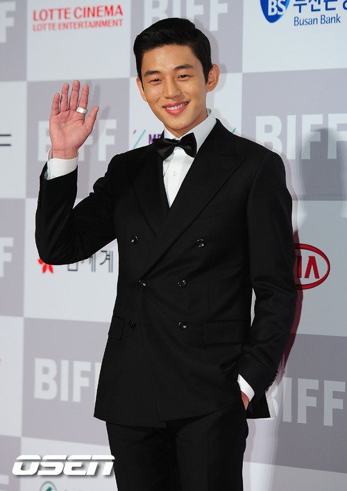 유아인 "BIFF 4번째 방문 중 호응 제일 커" 화색 [제16회 BIFF] : 네이트 연예