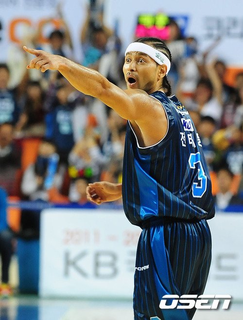 '전태풍 15점 6AS' KCC, 5년 만에 개막전 승리...SK 격파 : 네이트 스포츠