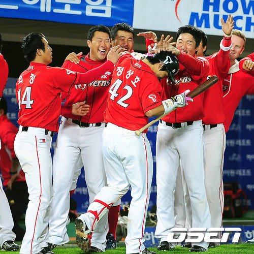 [PO1] '결승포' 정상호, PO 1차전 MVP : 네이트 스포츠