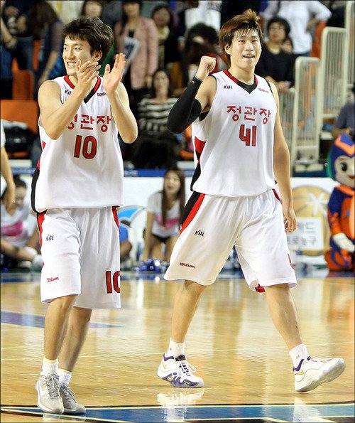 '속공 8개' KGC, KCC 5연승 저지 '공동 2위 점프' : 네이트 스포츠