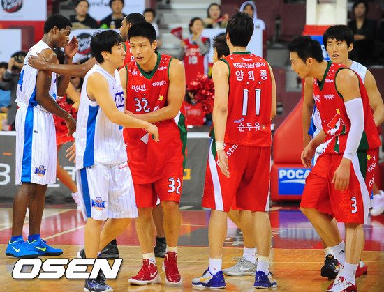 [사진]KCC-KGC,'사력을 다한 양팀' : 네이트 스포츠