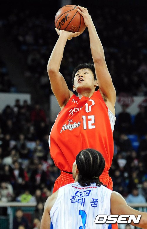 '전태풍 26점' KCC, SK 접전 끝에 꺾고 3연패 탈출 : 네이트 스포츠