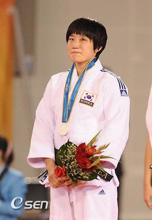 김잔디, 女 유도 57kg급 16강 진출...상쾌한 스타트 : 네이트 스포츠