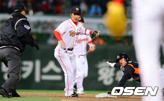 [PO5] '타율 .444' SK 정근우, PO MVP 수상 : 네이트 스포츠