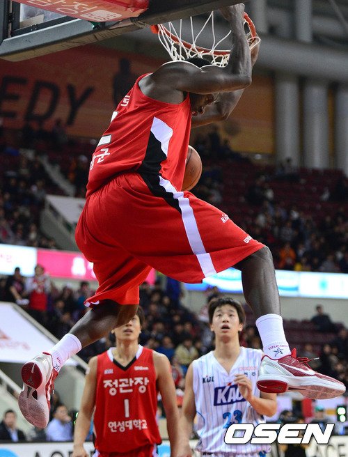 '양희종 맹활약' KGC, KCC 꺾고 3연승 : 네이트 스포츠