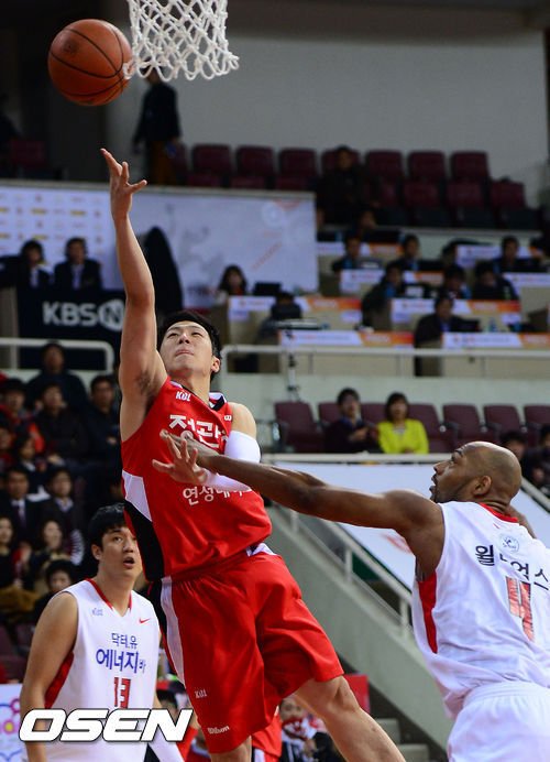 '이정현 13점 6R' KGC, 오리온스 잡고 6강 PO 선승 : 네이트 스포츠