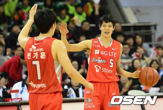 '3승3패 막상막하' SK-KGC, 4강 PO 선점은 누가? : 네이트 스포츠