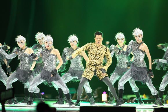 [2013 MAMA] 4대천왕 곽부성, 나이를 잊은 열정적인 무대 : 네이트 연예