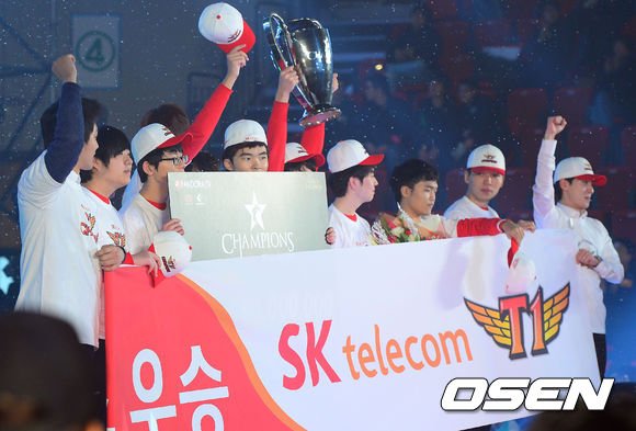 [사진]롤챔스 결승 SKT K,'우승' : 네이트 스포츠