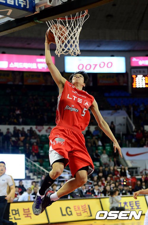 '헤인즈 34점' SK, KGC 꺾고 3연승-공동 1위 : 네이트 스포츠