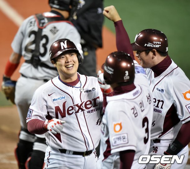 [PO1] 넥센, LG 누른 '빅볼+스몰볼' 조화 : 네이트 스포츠