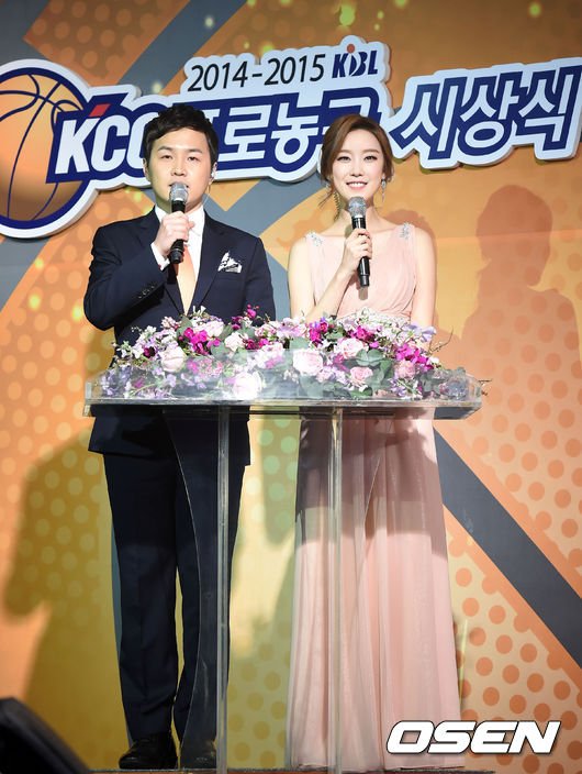 [사진]정용겸-구새봄 아나,'2014-2015 KCC 프로농구 시상식 MC' : 네이트 스포츠