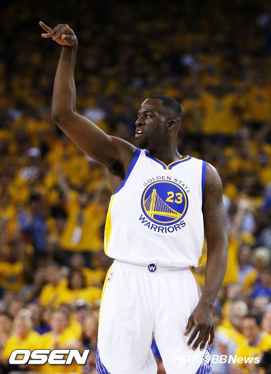 '커리 37점' GSW, 3승 2패…우승 1승 남았다 : 네이트 스포츠