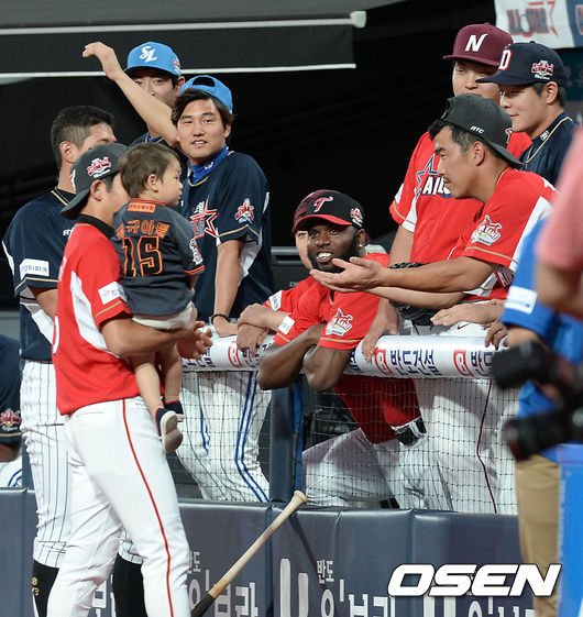 [사진]'별들의 잔치, 최고 인기스타 용규아들' : 네이트 스포츠