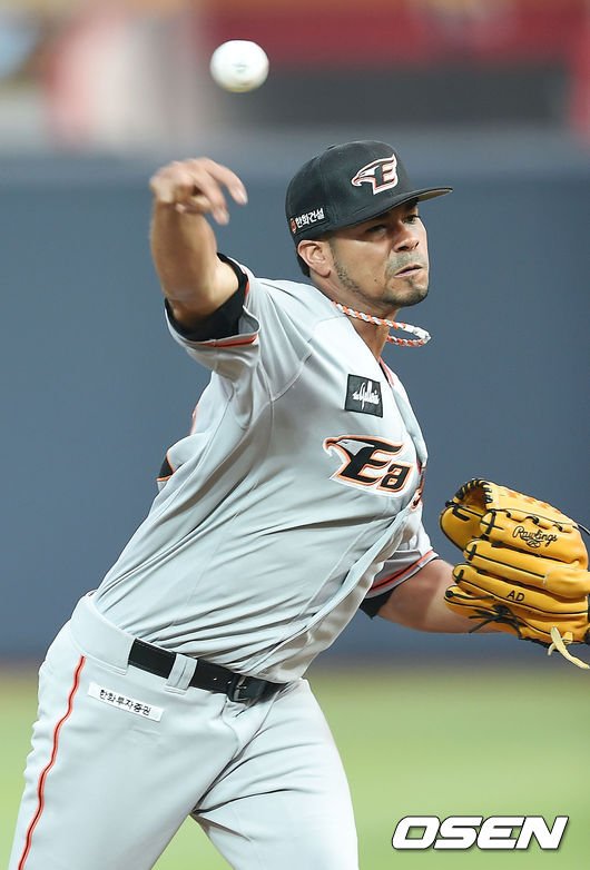 '완봉승' 로저스, KBO 최초 데뷔 2G 연속 완투 : 네이트 스포츠