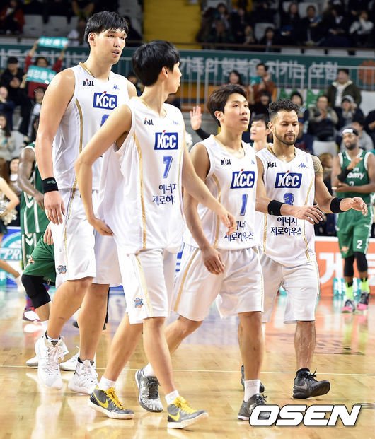 [사진]81-73으로 패배한 KCC,'다음 경기는 승리한다' : 네이트 스포츠