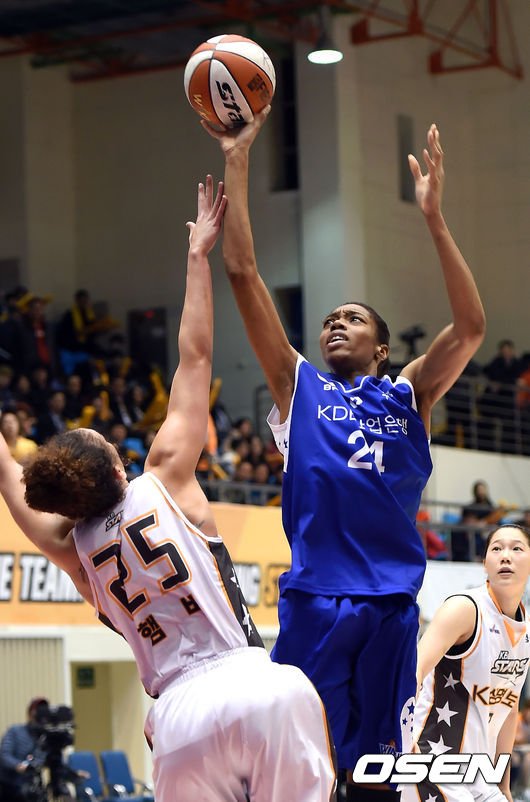 '42일 만에 승' KDB, KB 제물로 11연패 탈출 : 네이트 스포츠