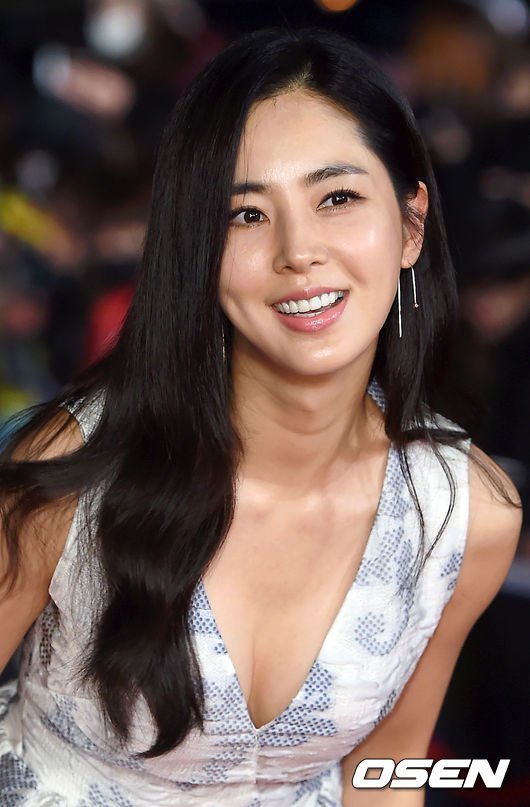 [사진]한채아,'과감하게' (2015 KBS 연기대상) : 네이트 연예