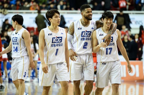 상승세의 KCC, 16년 만의 정규리그 1위가 보인다 : 네이트 스포츠