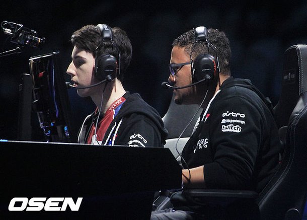 [MSI] '또 터진 북미 잼' CLG, 플래시 울브즈 꺾고 SKT와 결승 맞대결(종합) : 네이트 스포츠